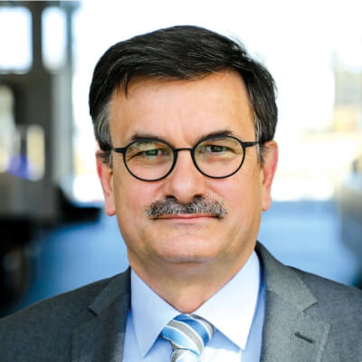 Driving decarbonization and digitalization. Together. 數位低碳 共創末來